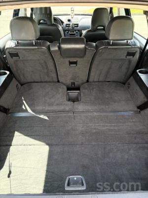 Grey Volvo XC90 2005 in Riga, with an engine capacity of 2.40 L and mileage of 446 thousand km for 2990 €, photo 16 on AUTOMOTO.COM.LV