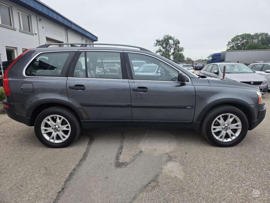 Pelēks Volvo XC90 2005 Marijampole, ar dzinēja tilpumu 2.40 L un nobraukumu 296 tūkst. km par 4199 €, foto 5 vietnē AUTOMOTO.COM.LV