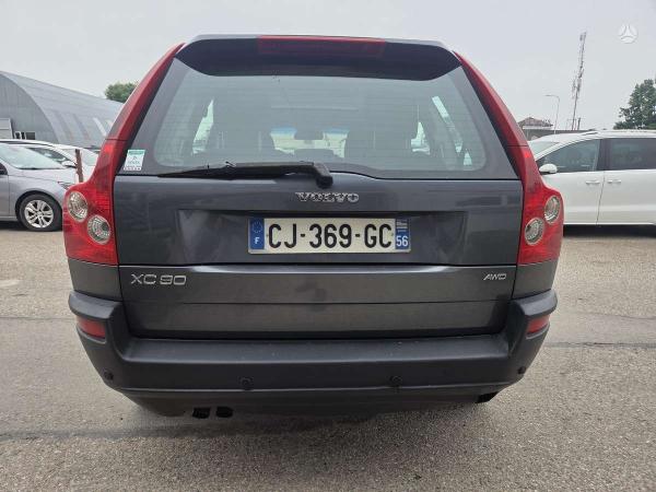 Pelēks Volvo XC90 2005 Marijampole, ar dzinēja tilpumu 2.40 L un nobraukumu 296 tūkst. km par 4199 €, foto 6 vietnē AUTOMOTO.COM.LV