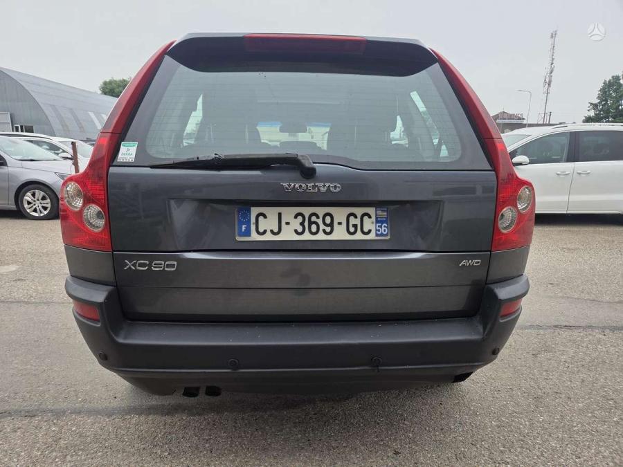 Pelēks Volvo XC90 2005 Marijampole, ar dzinēja tilpumu 2.40 L un nobraukumu 296 tūkst. km par 4199 €, foto 7 vietnē AUTOMOTO.COM.LV