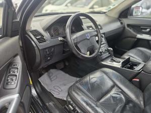 Pelēks Volvo XC90 2005 Marijampole, ar dzinēja tilpumu 2.40 L un nobraukumu 296 tūkst. km par 4199 €, foto 10 vietnē AUTOMOTO.COM.LV