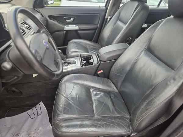 Pelēks Volvo XC90 2005 Marijampole, ar dzinēja tilpumu 2.40 L un nobraukumu 296 tūkst. km par 4199 €, foto 10 vietnē AUTOMOTO.COM.LV