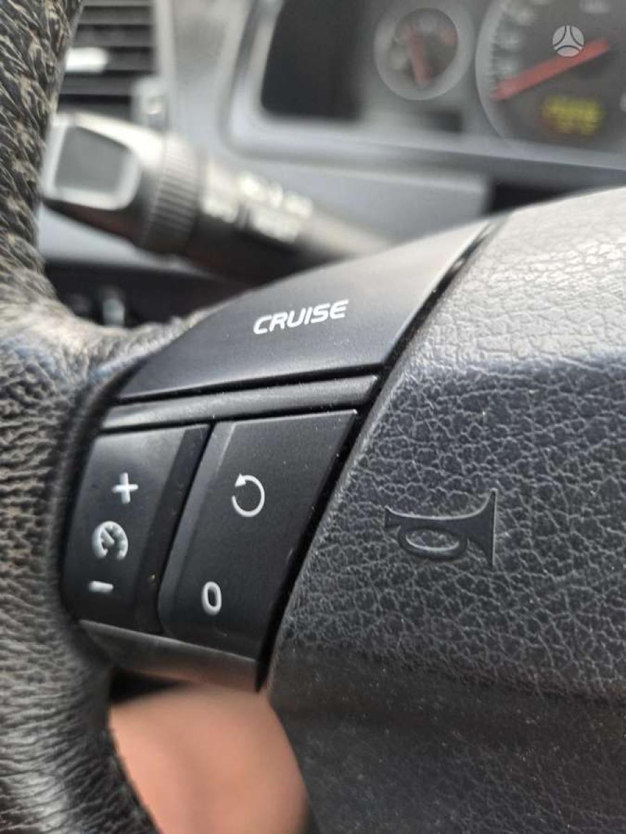 Pelēks Volvo XC90 2005 Marijampole, ar dzinēja tilpumu 2.40 L un nobraukumu 296 tūkst. km par 4199 €, foto 15 vietnē AUTOMOTO.COM.LV