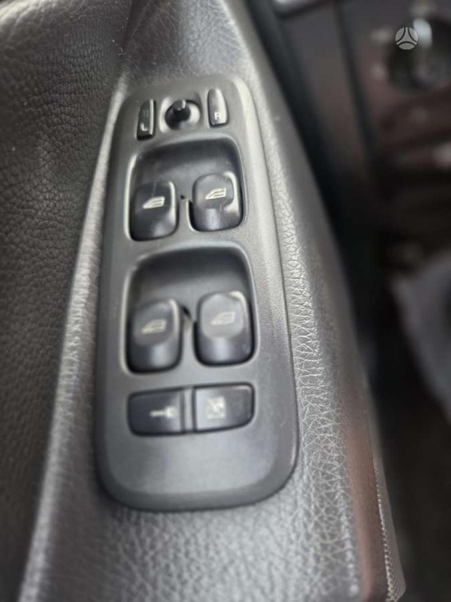 Pelēks Volvo XC90 2005 Marijampole, ar dzinēja tilpumu 2.40 L un nobraukumu 296 tūkst. km par 4199 €, foto 20 vietnē AUTOMOTO.COM.LV