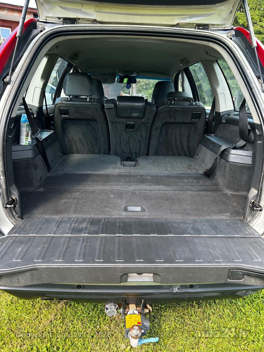 Pelēks Volvo XC90 2005 Tallina, ar dzinēja tilpumu 2.40 L un nobraukumu 0 tūkst. km par 3500 €, foto 4 vietnē AUTOMOTO.COM.LV
