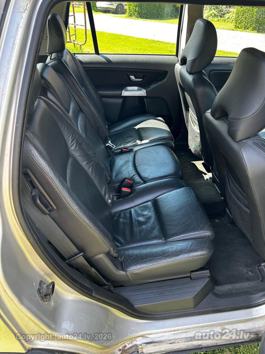 Pelēks Volvo XC90 2005 Tallina, ar dzinēja tilpumu 2.40 L un nobraukumu 0 tūkst. km par 3500 €, foto 5 vietnē AUTOMOTO.COM.LV