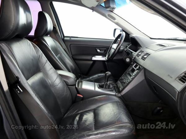 Grey Volvo XC90 2005 in Tallinn, with an engine capacity of 2.40 L and mileage of 323 thousand km for 1899 €, photo 6 on AUTOMOTO.COM.LV