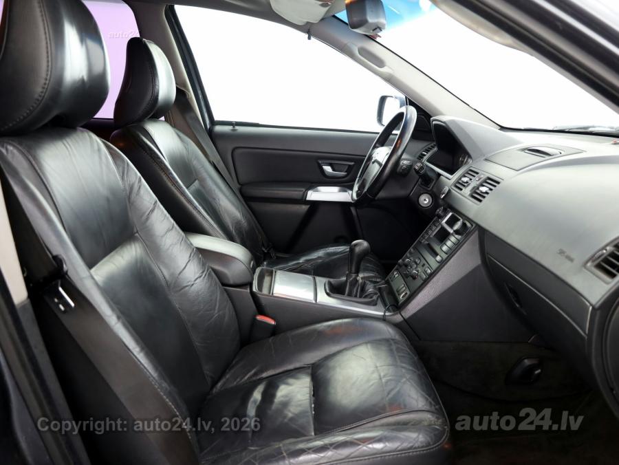Pelēks Volvo XC90 2005 Tallina, ar dzinēja tilpumu 2.40 L un nobraukumu 323 tūkst. km par 1899 €, foto 7 vietnē AUTOMOTO.COM.LV