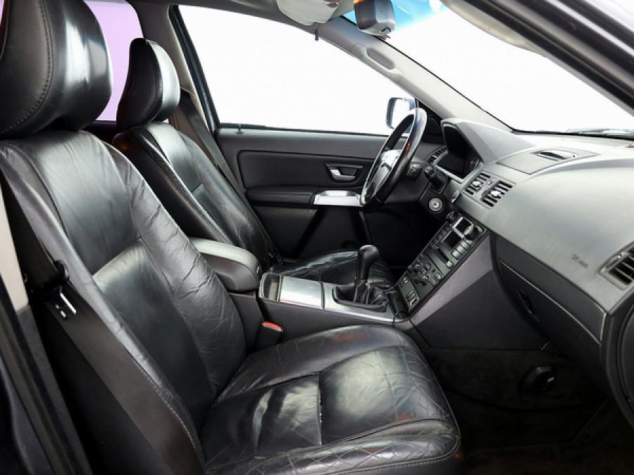 Pelēks Volvo XC90 2005 Tallina, ar dzinēja tilpumu 2.40 L un nobraukumu 323 tūkst. km par 1899 €, foto 7 vietnē AUTOMOTO.COM.LV