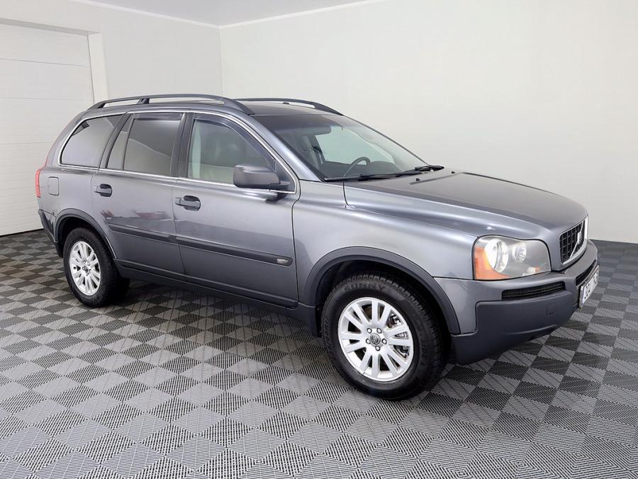 Pelēks Volvo XC90 2005 Tallina, ar dzinēja tilpumu 2.40 L un nobraukumu 323 tūkst. km par 1899 €, foto 10 vietnē AUTOMOTO.COM.LV