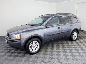 Pelēks Volvo XC90 2005 Tallina, ar dzinēja tilpumu 2.40 L un nobraukumu 323 tūkst. km par 1899 €, foto 11 vietnē AUTOMOTO.COM.LV