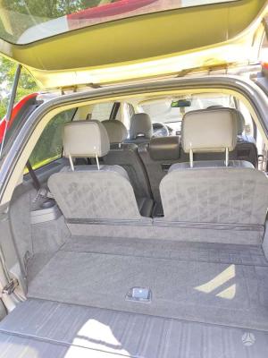 Grey Volvo XC90 2005 in Utena, with an engine capacity of 2.40 L and mileage of 600 thousand km for 3300 €, photo 7 on AUTOMOTO.COM.LV