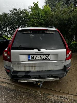 Grey Volvo XC90 2005 in Liepaja, with an engine capacity of 2.40 L and mileage of 495 thousand km for 2000 €, photo 4 on AUTOMOTO.COM.LV