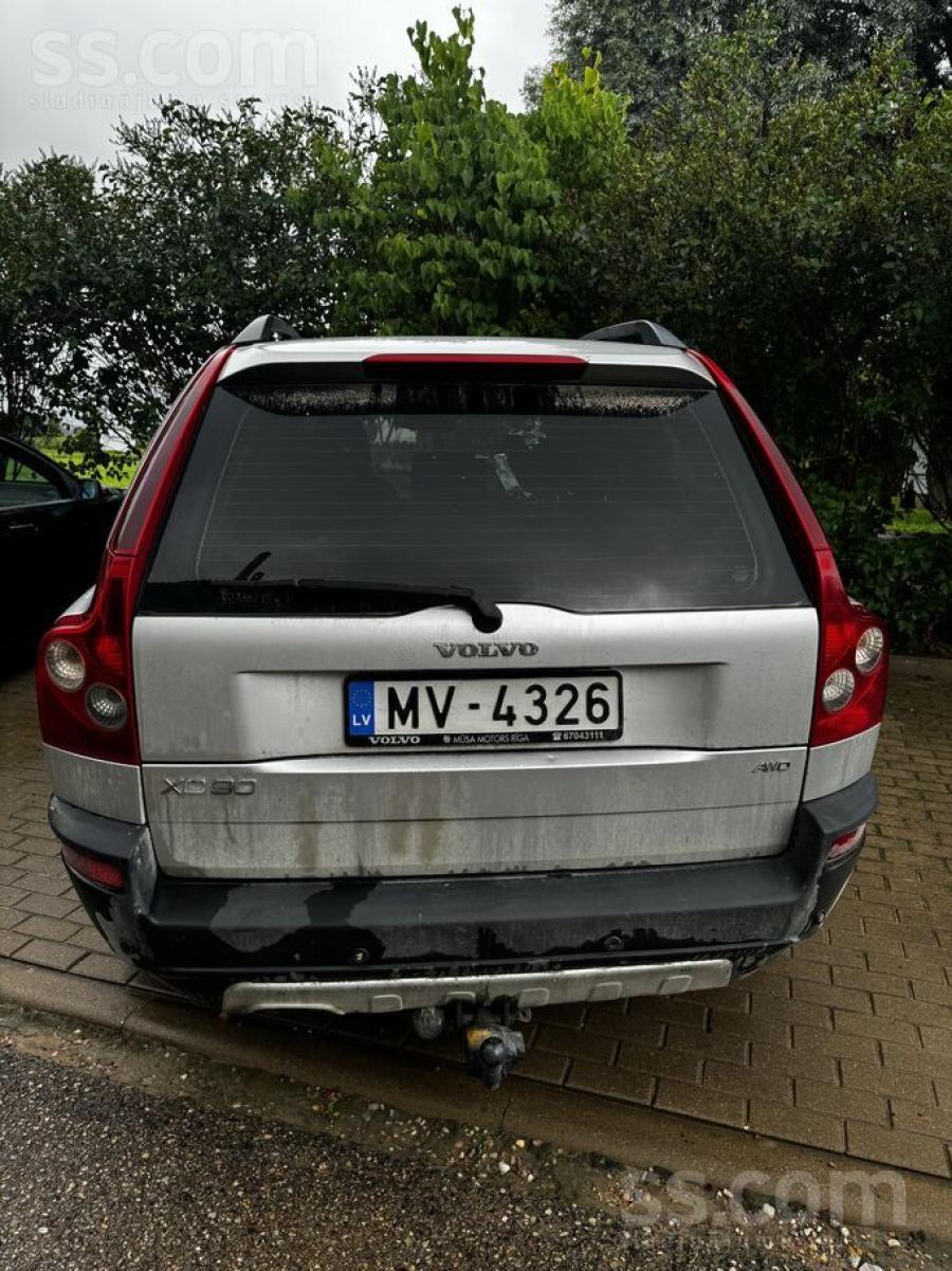 Grey Volvo XC90 2005 in Liepaja, with an engine capacity of 2.40 L and mileage of 495 thousand km for 2000 €, photo 4 on AUTOMOTO.COM.LV