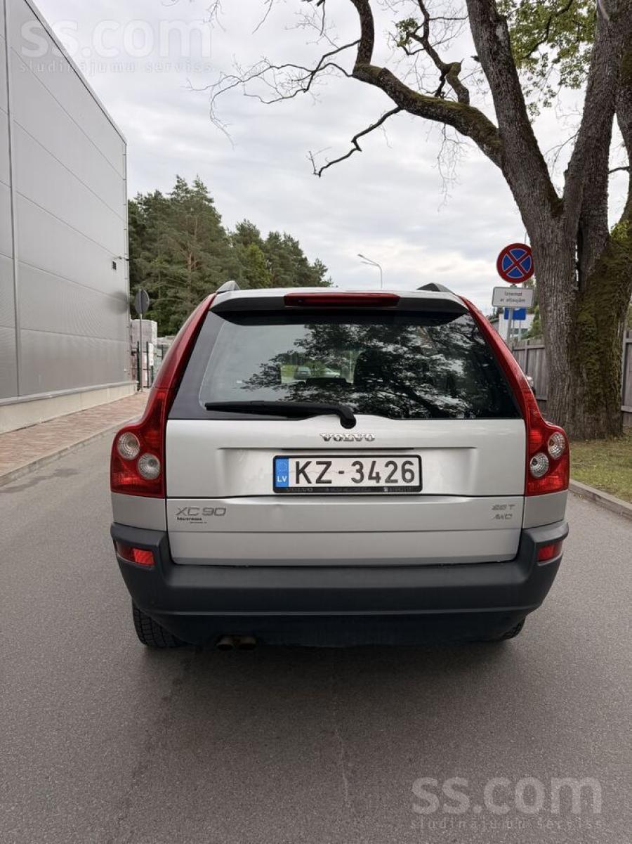 Pelēks Volvo XC90 2005 Rīga, ar dzinēja tilpumu 2.50 L un nobraukumu 412 tūkst. km par 2650 €, foto 5 vietnē AUTOMOTO.COM.LV