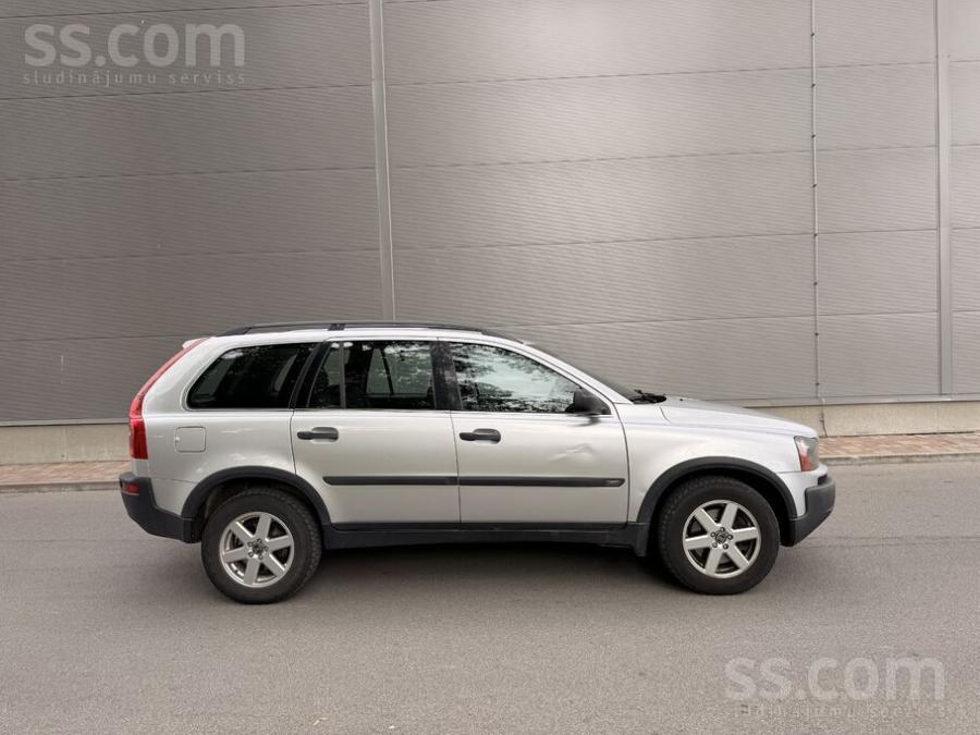 Grey Volvo XC90 2005 in Riga, with an engine capacity of 2.50 L and mileage of 412 thousand km for 2650 €, photo 4 on AUTOMOTO.COM.LV