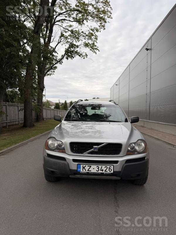 Grey Volvo XC90 2005 in Riga, with an engine capacity of 2.50 L and mileage of 412 thousand km for 2650 €, photo 5 on AUTOMOTO.COM.LV