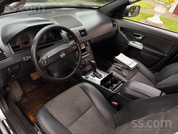 Grey Volvo XC90 2005 in Riga, with an engine capacity of 2.50 L and mileage of 412 thousand km for 2650 €, photo 6 on AUTOMOTO.COM.LV
