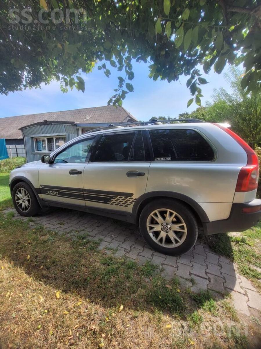 Pelēks Volvo XC90 2005 Jūrmala, ar dzinēja tilpumu 2.40 L un nobraukumu 404 tūkst. km par 2000 €, foto 3 vietnē AUTOMOTO.COM.LV
