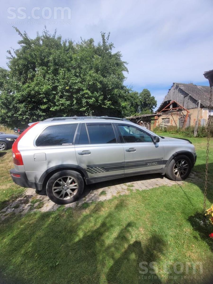 Pelēks Volvo XC90 2005 Jūrmala, ar dzinēja tilpumu 2.40 L un nobraukumu 404 tūkst. km par 2000 €, foto 4 vietnē AUTOMOTO.COM.LV
