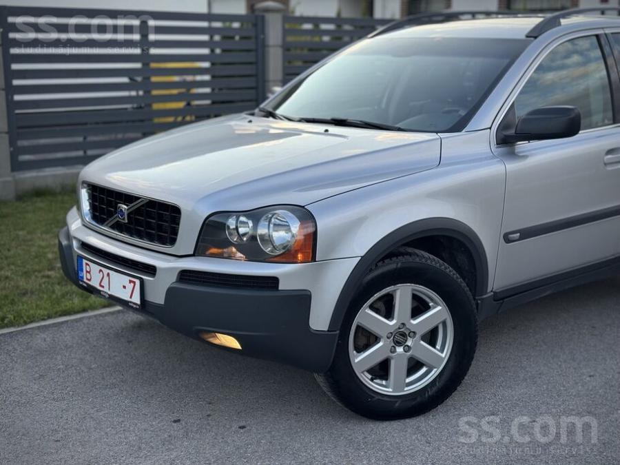Grey Volvo XC90 2005 in Jelgava, with an engine capacity of 2.40 L and mileage of 377 thousand km for 3800 €, photo 3 on AUTOMOTO.COM.LV
