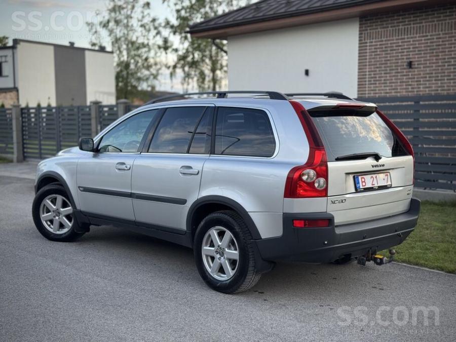 Grey Volvo XC90 2005 in Jelgava, with an engine capacity of 2.40 L and mileage of 377 thousand km for 3800 €, photo 4 on AUTOMOTO.COM.LV