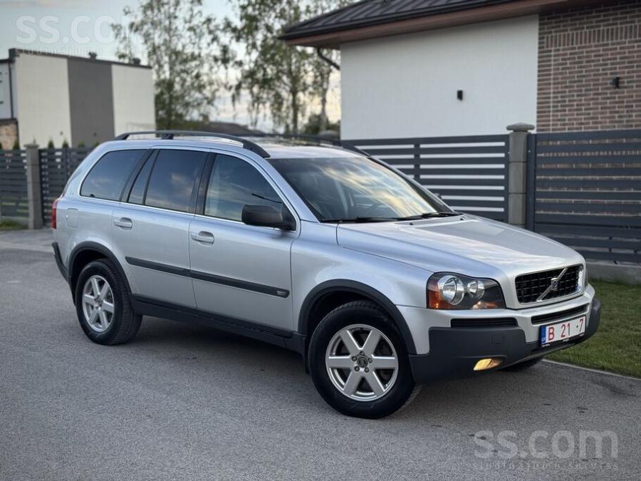 Grey Volvo XC90 2005 in Jelgava, with an engine capacity of 2.40 L and mileage of 377 thousand km for 3800 €, photo 6 on AUTOMOTO.COM.LV