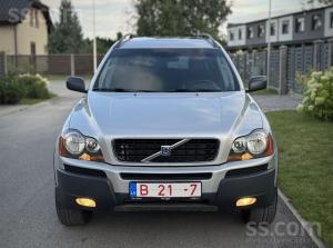 Grey Volvo XC90 2005 in Jelgava, with an engine capacity of 2.40 L and mileage of 377 thousand km for 3800 €, photo 9 on AUTOMOTO.COM.LV