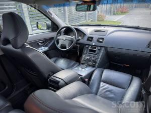 Grey Volvo XC90 2005 in Jelgava, with an engine capacity of 2.40 L and mileage of 377 thousand km for 3800 €, photo 14 on AUTOMOTO.COM.LV