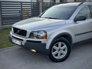 Pelēks Volvo XC90 2005 Jelgava, ar dzinēja tilpumu 2.40 L un nobraukumu 377 tūkst. km par 3800 €, foto 3 vietnē AUTOMOTO.COM.LV