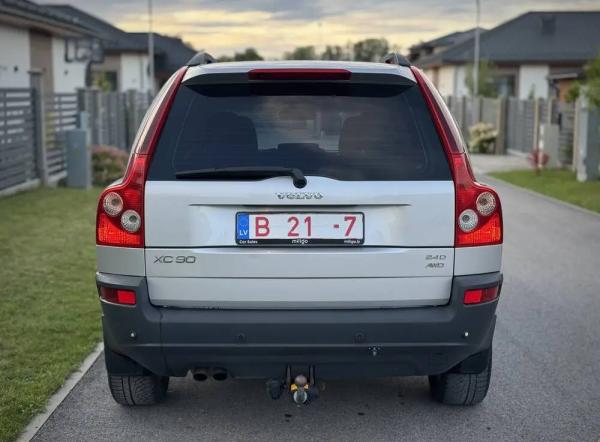 Pelēks Volvo XC90 2005 Jelgava, ar dzinēja tilpumu 2.40 L un nobraukumu 377 tūkst. km par 3800 €, foto 7 vietnē AUTOMOTO.COM.LV