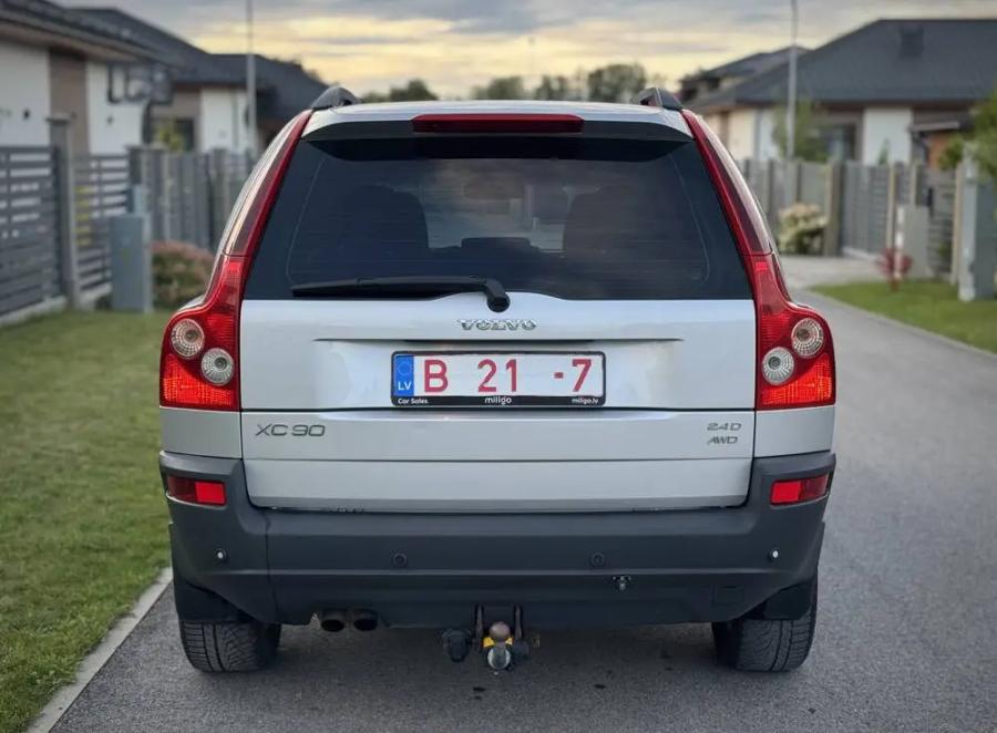 Pelēks Volvo XC90 2005 Jelgava, ar dzinēja tilpumu 2.40 L un nobraukumu 377 tūkst. km par 3800 €, foto 8 vietnē AUTOMOTO.COM.LV
