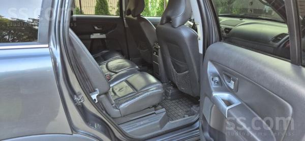 Grey Volvo XC90 2005 in Riga, with an engine capacity of 2.40 L and mileage of 394 thousand km for 4200 €, photo 11 on AUTOMOTO.COM.LV