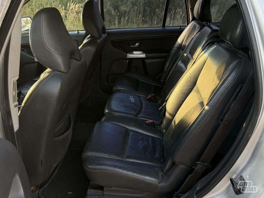 Grey Volvo XC90 2005 in Vilnius, with an engine capacity of 2.40 L and mileage of 480 thousand km for 3100 €, photo 10 on AUTOMOTO.COM.LV