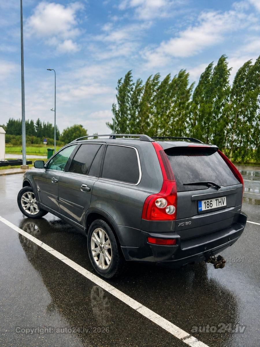 Pelēks Volvo XC90 2005 Tallina, ar dzinēja tilpumu 2.40 L un nobraukumu 400 tūkst. km par 3499 €, foto 5 vietnē AUTOMOTO.COM.LV