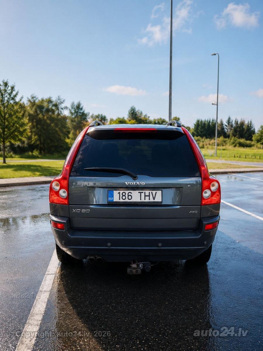 Pelēks Volvo XC90 2005 Tallina, ar dzinēja tilpumu 2.40 L un nobraukumu 400 tūkst. km par 3499 €, foto 7 vietnē AUTOMOTO.COM.LV