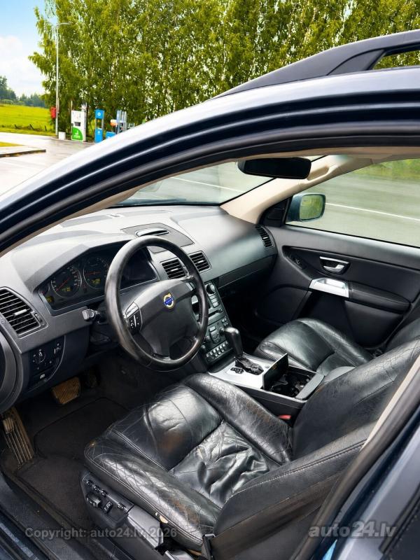 Pelēks Volvo XC90 2005 Tallina, ar dzinēja tilpumu 2.40 L un nobraukumu 400 tūkst. km par 3499 €, foto 11 vietnē AUTOMOTO.COM.LV