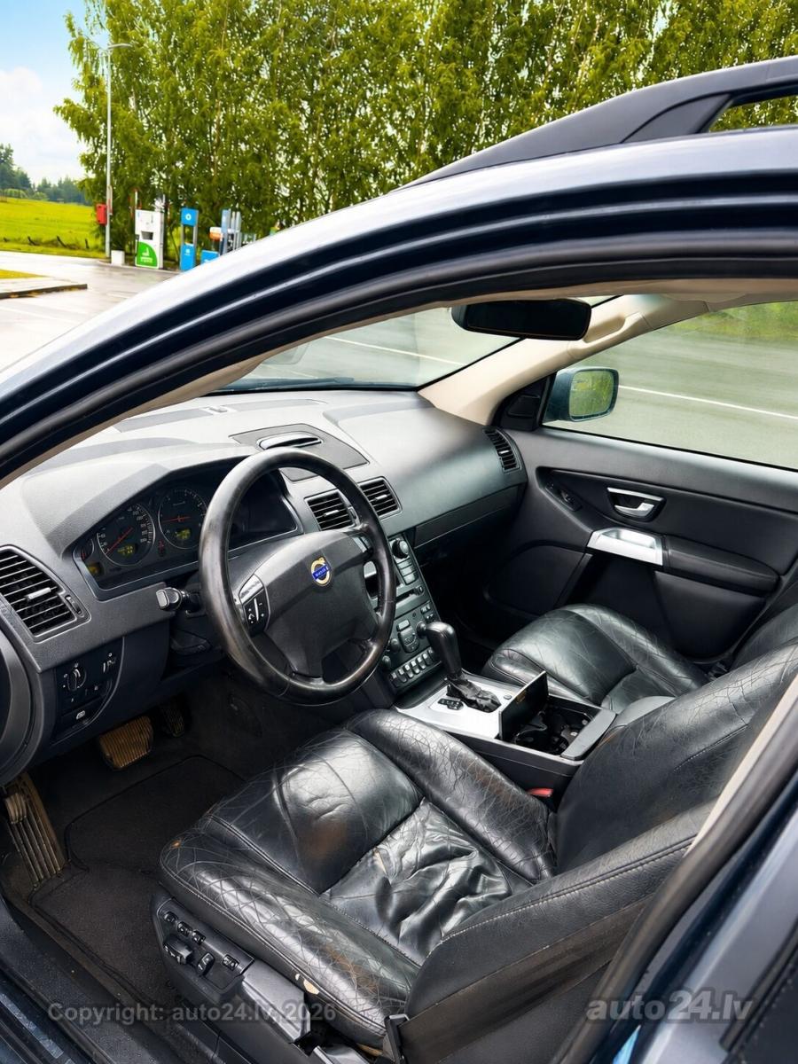 Pelēks Volvo XC90 2005 Tallina, ar dzinēja tilpumu 2.40 L un nobraukumu 400 tūkst. km par 3499 €, foto 11 vietnē AUTOMOTO.COM.LV