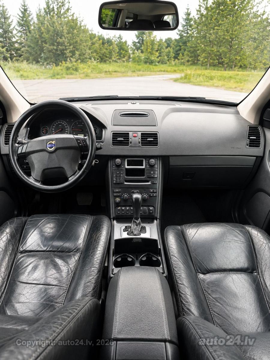 Pelēks Volvo XC90 2005 Tallina, ar dzinēja tilpumu 2.40 L un nobraukumu 400 tūkst. km par 3499 €, foto 12 vietnē AUTOMOTO.COM.LV