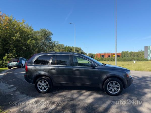 Grey Volvo XC90 2005 in Tallinn, with an engine capacity of 2.40 L and mileage of 462 thousand km for 2999 €, photo 5 on AUTOMOTO.COM.LV