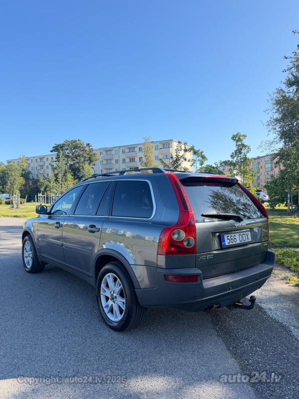 Grey Volvo XC90 2005 in Tallinn, with an engine capacity of 2.40 L and mileage of 462 thousand km for 2999 €, photo 7 on AUTOMOTO.COM.LV