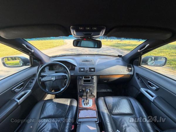 Grey Volvo XC90 2005 in Tallinn, with an engine capacity of 2.40 L and mileage of 462 thousand km for 2999 €, photo 11 on AUTOMOTO.COM.LV