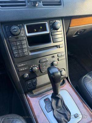 Pelēks Volvo XC90 2005 Tallina, ar dzinēja tilpumu 2.40 L un nobraukumu 462 tūkst. km par 2999 €, foto 13 vietnē AUTOMOTO.COM.LV