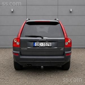 Grey Volvo XC90 2005 in Riga, with an engine capacity of 2.40 L and mileage of 361 thousand km for 5500 €, photo 6 on AUTOMOTO.COM.LV