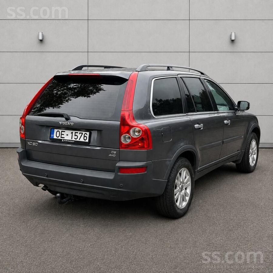 Grey Volvo XC90 2005 in Riga, with an engine capacity of 2.40 L and mileage of 361 thousand km for 5500 €, photo 7 on AUTOMOTO.COM.LV