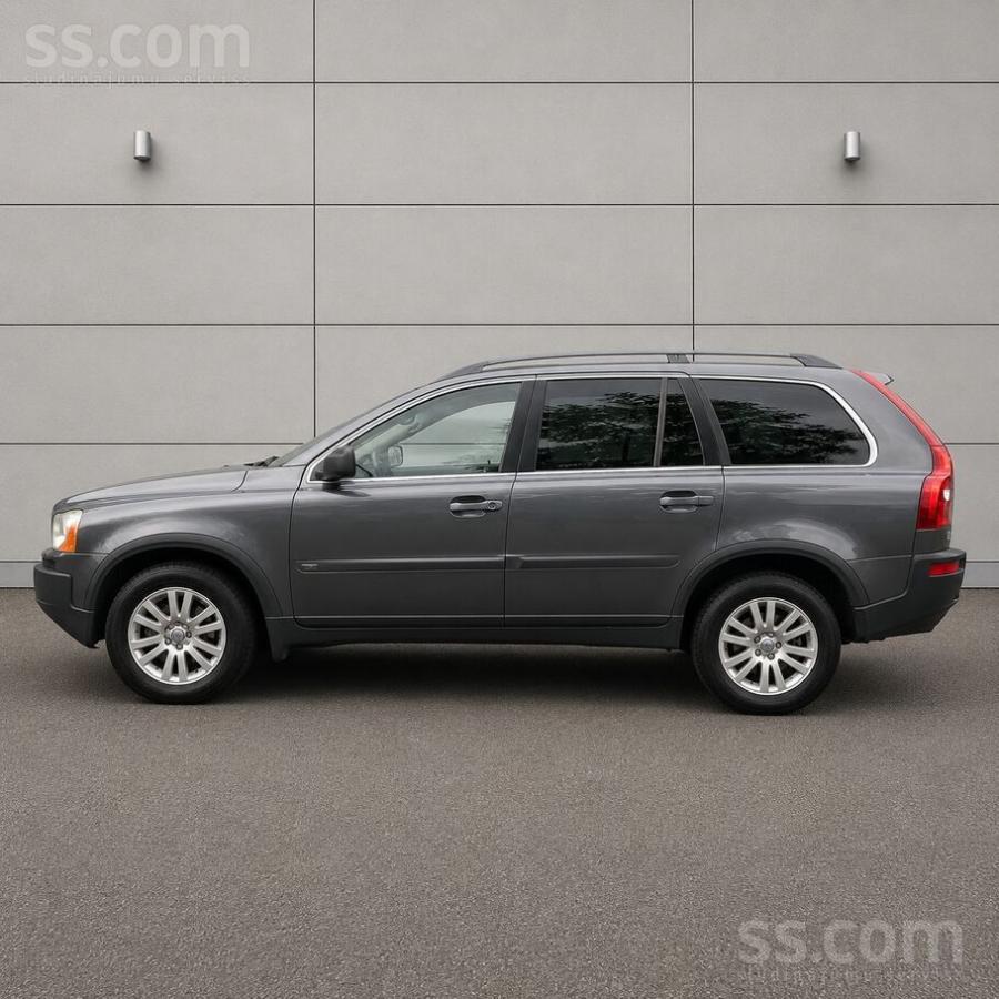 Grey Volvo XC90 2005 in Riga, with an engine capacity of 2.40 L and mileage of 361 thousand km for 5500 €, photo 8 on AUTOMOTO.COM.LV