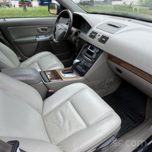 Grey Volvo XC90 2005 in Riga, with an engine capacity of 2.40 L and mileage of 361 thousand km for 5500 €, photo 10 on AUTOMOTO.COM.LV