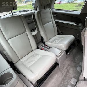 Grey Volvo XC90 2005 in Riga, with an engine capacity of 2.40 L and mileage of 361 thousand km for 5500 €, photo 11 on AUTOMOTO.COM.LV