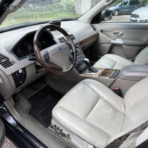 Grey Volvo XC90 2005 in Riga, with an engine capacity of 2.40 L and mileage of 361 thousand km for 5500 €, photo 12 on AUTOMOTO.COM.LV
