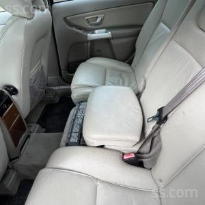 Grey Volvo XC90 2005 in Riga, with an engine capacity of 2.40 L and mileage of 361 thousand km for 5500 €, photo 13 on AUTOMOTO.COM.LV